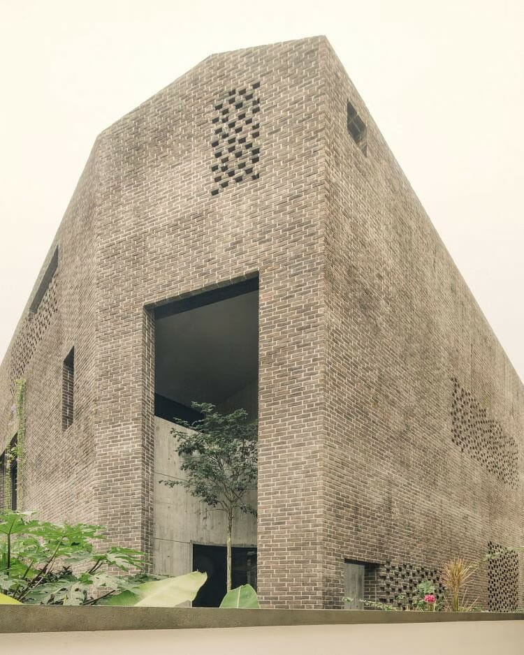 House Tour: This Orchard Road Bungalow Is A Monolithic and Introverted ...