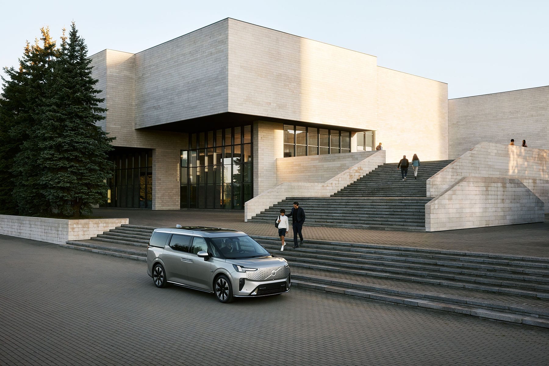 Drive My Car: The Best Luxury MPVs In the Market Right Now |The Peak ...